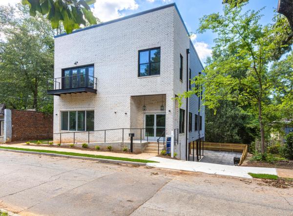 Decatur Delight Mixed- Use Apartments! - Decatur, GA