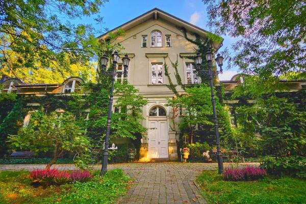 Kasztanowy Dwór - Polen