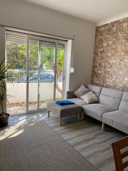 Casa Em Charneca De Caparica - Almada