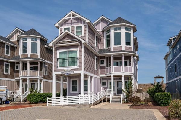 Queen Elizabeth 8 Bedroom Oceanfront Home - Kill Devil Hills, NC