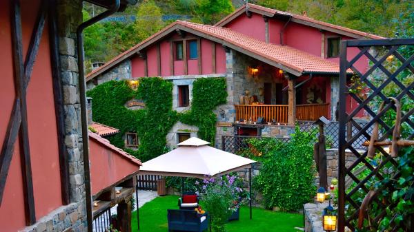 Apartamentos Rurales & Spa La Bárcena - Potes