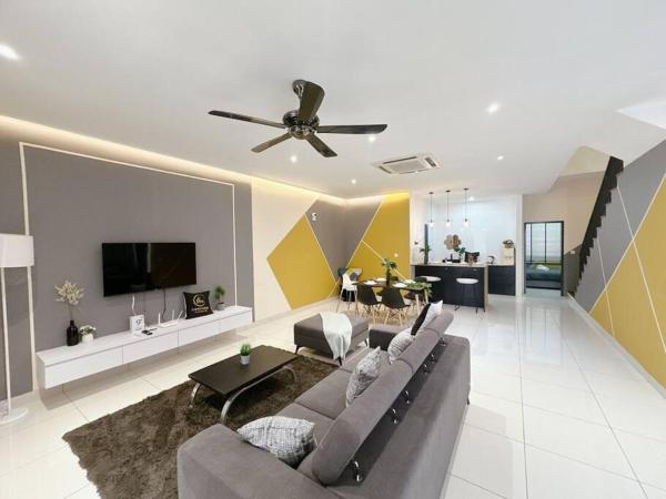 A14 Glenmarie 38 Austin - Johor Bahru