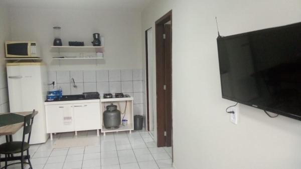 Apto 03 - 1 Quarto Com 2 Camas Solteiro E Garagem, Possui Ventilador De Teto - Cascavel