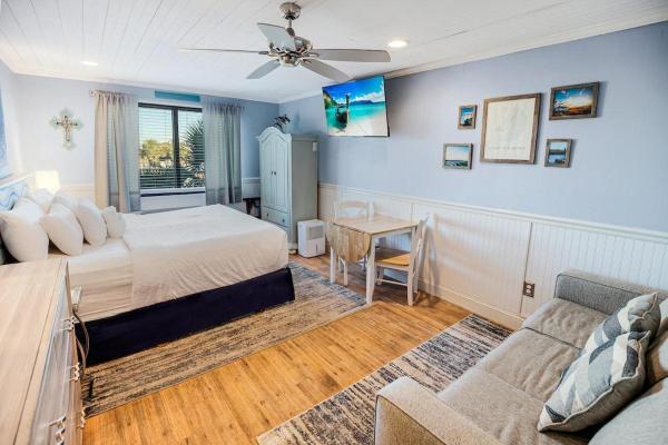 Tranquil 3rd Flr Resort View King Room - Pawleys Island, SC