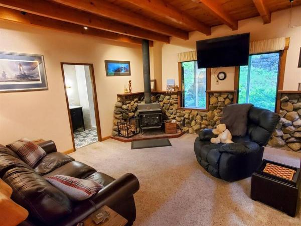 Juneau Cabin Near Eaglecrest & Trails - Juneau, AK