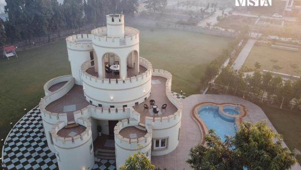 Stayvista's Mystic Castle With Terrace, Swimming Pool, Lawn With Gazebo - Dzsaipur