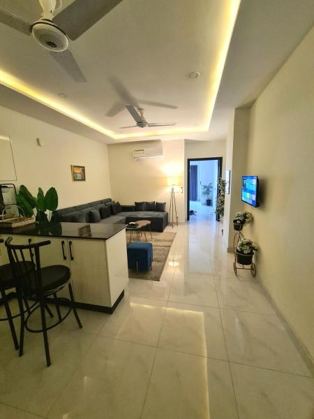 1 Bed Modern Apartment, Pool, Gym, Cinema - Lahore
