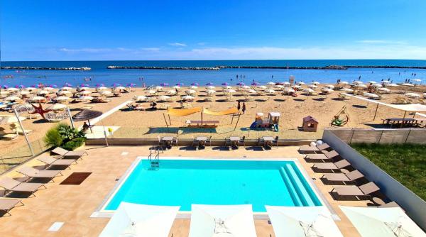 You & Me Beach Hotel - Rimini