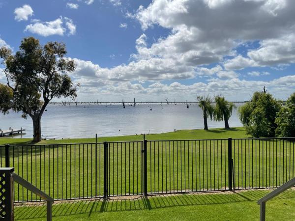Absolute Waterfront At Woodlands - Bundalong