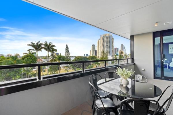 Premium 3 Bedroom Spa Apartment At Circle On Cavill - Kids Stay Free!!! - Gold Coast