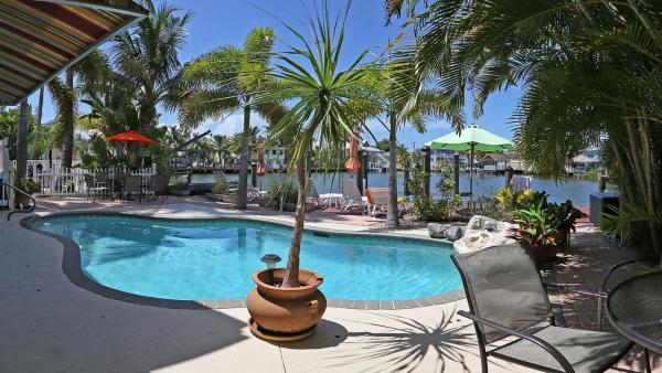 Manatee Bay Inn - Sanibel Island, FL