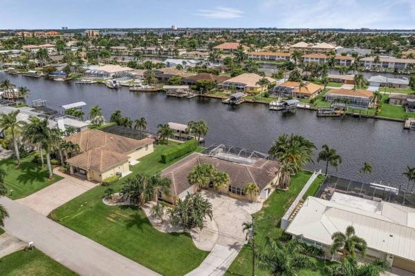 Villa Catalina Isles - Holidays In Paradise - Cape Coral, FL