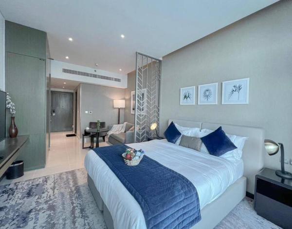 Deluxe Studio Business Bay - Canal View - Gym & Pool - Dubai