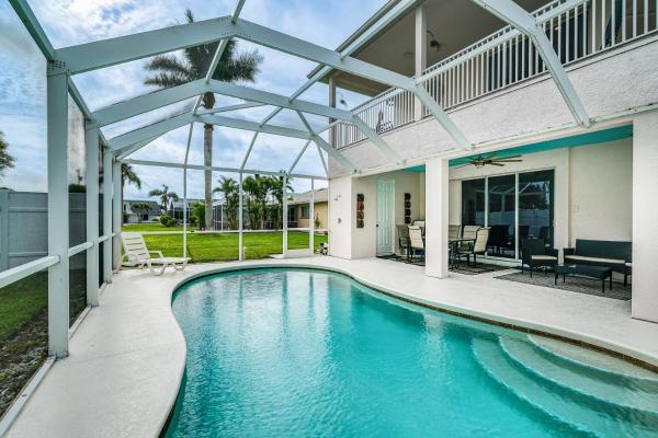 Hot Tub And Fire Pit Spacious Cape Coral Oasis! - Fort Myers
