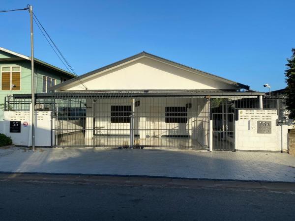 Kappa's Place Hendrika Veldkampstraat 55a - Suriname