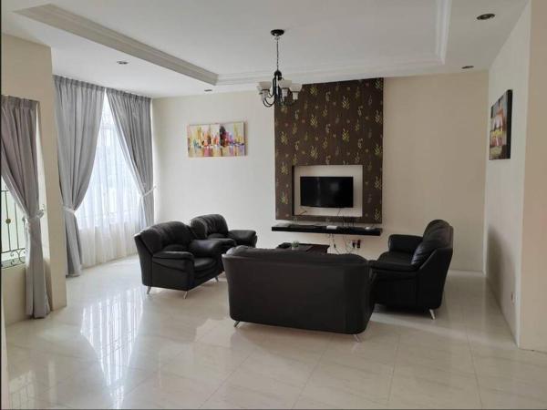 Kuching Spacious 2storey Semi-d - Kuching