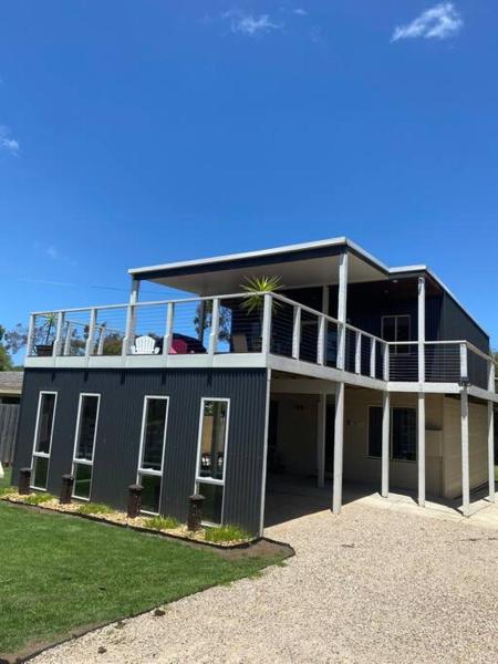 Coastal Retreat, 400 Metres To Beach - Cowes