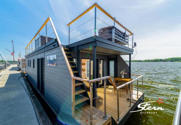 Hausboot Glücksmomente Mit Dachterrasse In Schleswig Am Ostseefjord Schlei - Deutschland