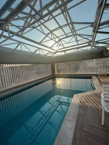Pitangueiras Com Cadeira E Guarda-sol Exclusivo, Limpeza Diária, Piscina Climatizada E Wi-fi - Guarujá