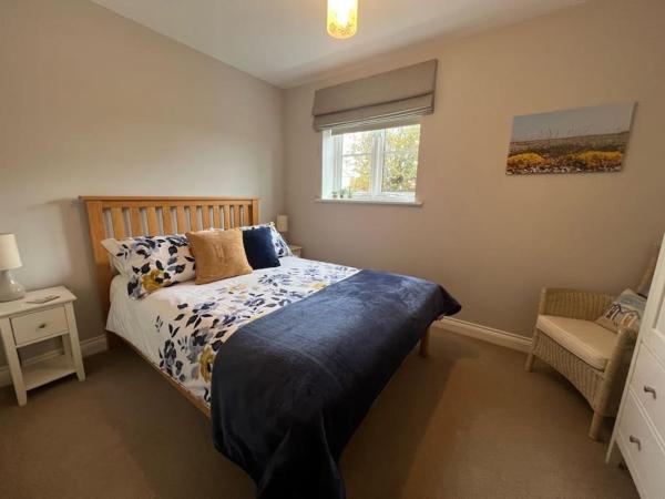 Central Village Flat, Close To Beach - Lymington