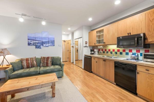 Palisades Tahoe Lodge Rentals Studio #248 - Tahoe City, CA