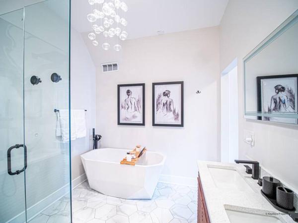 Artful Escape At Marietta Square - Marietta, GA