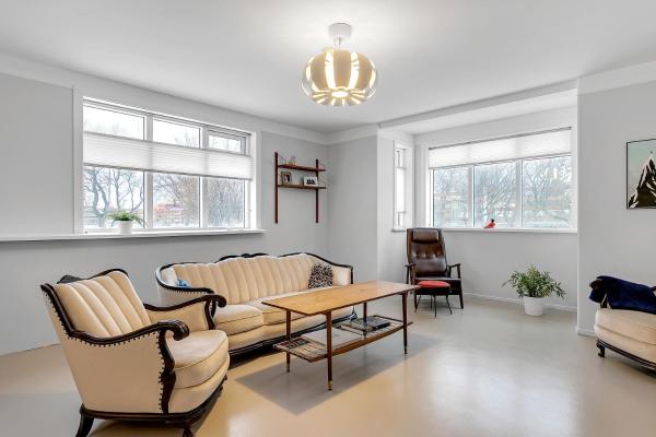 Spacious And Central Apartment - 3 Bedrooms - Reykjavík