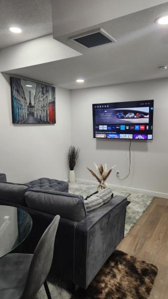Modern 2 Bedroom Basement Suite At West Edmonton - 