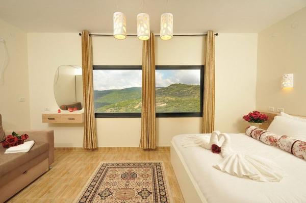 נגיעות בטבע - צימרים כפריים מקסימים כולל ארוחת בוקר ובריכה מחוממת - Israël