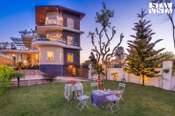 Stayvista At Address By The Khul With Pool, Home Theatre And Lawn Having 2br And 1br In Dharamshala - Himachal Pradesh