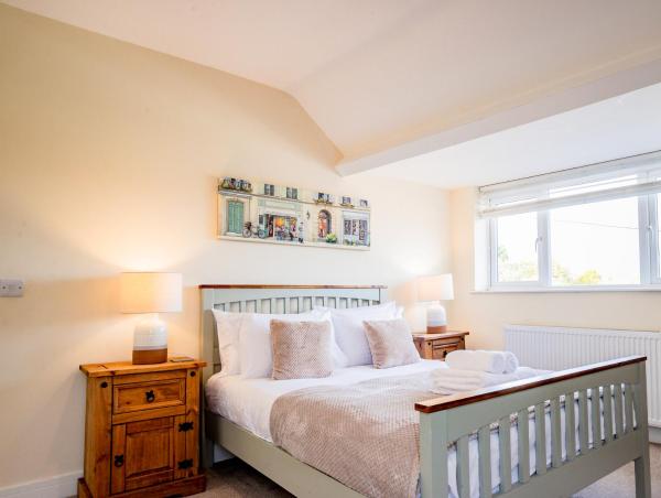 Bright, Modern Apartment In City Centre With Private Driveway Parking - Hereford