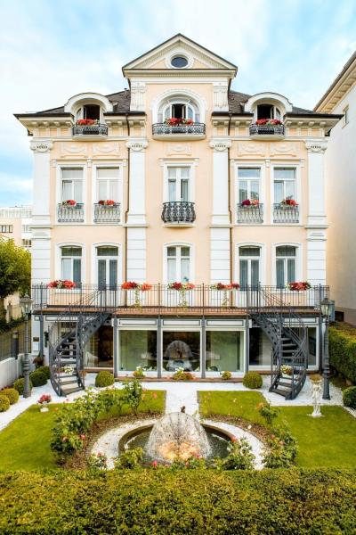 Hotel Villa Am Kurpark - Frankfurt