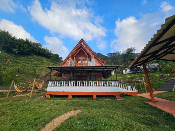 Chalet Los Sinsontes - San Rafael, Colombia