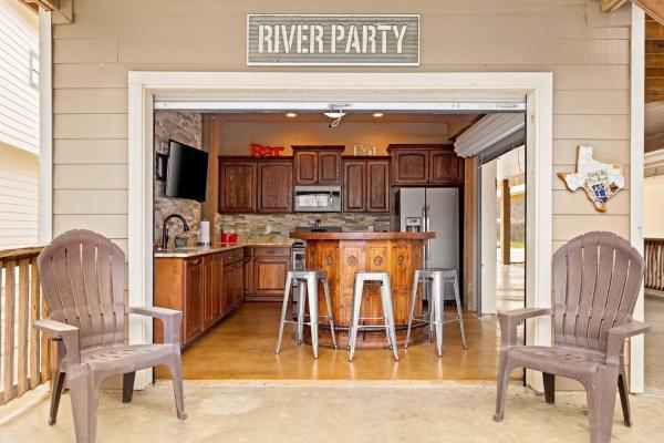 River Road Villas #2 - Canyon Lake, TX