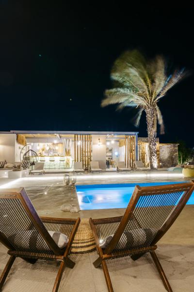 White And Grey - Mykonos Region