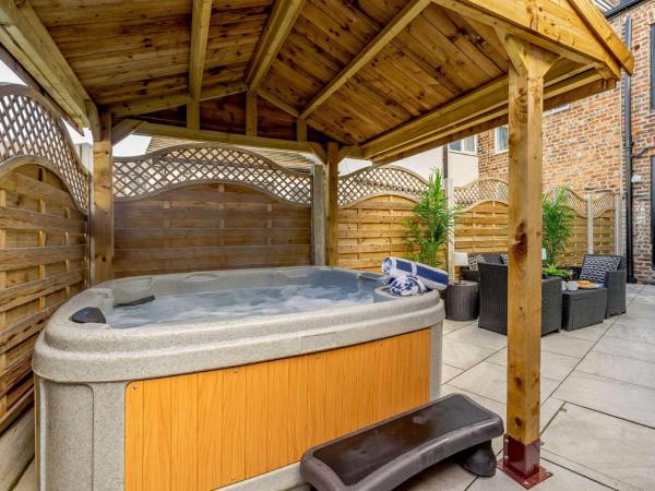 3 Bed House With Hot Tub Great Ayton - Top Terrace - Redcar