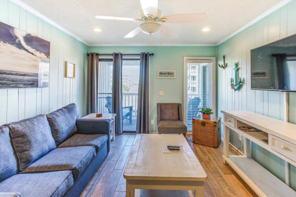 First Floor With Ground Floor Access - Steps To The Beach! - South Carolina