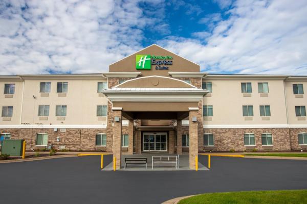 Holiday Inn Express & Suites Clinton By Ihg - Clinton, IA