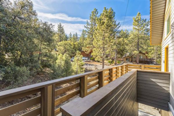 Tranquil Pine Mountain Retreat Cabin - Pine Mountain Club, CA