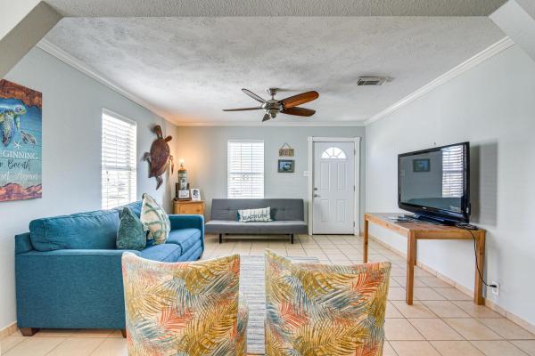 Convenient Galveston Home Less Than 1 Mi To Beach! - Texas