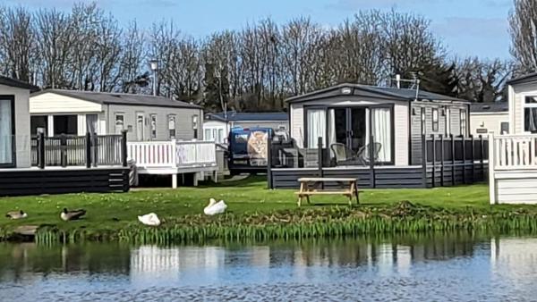 Reeds View Holiday Lodge - Cotswolds