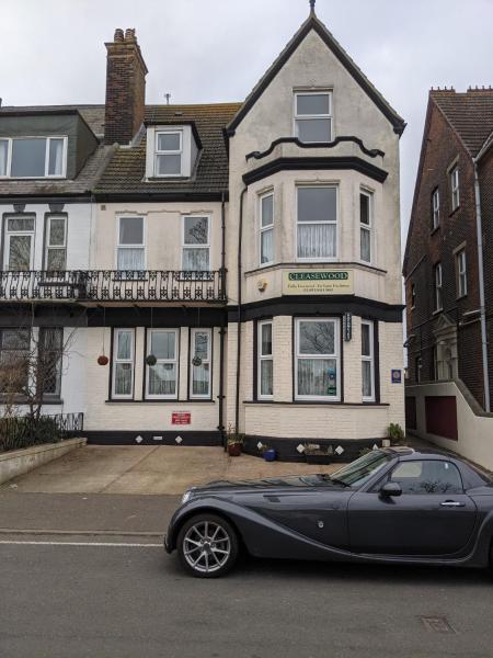 Cleasewood Guest House - Caister-on-Sea