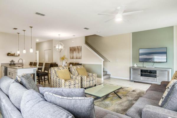 5 Bedrooms 4 Bathrooms Storey Lake 4921 Wa - Kissimmee, FL