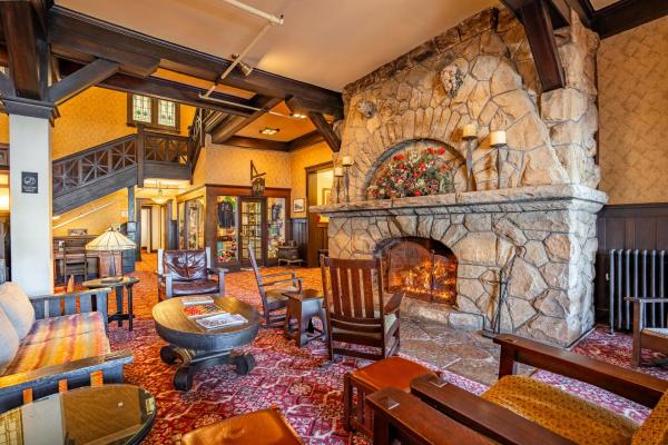 Historic Summit Inn - Ohiopyle, PA