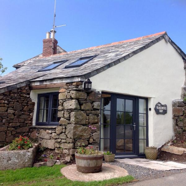 The Blacksmith's Shop, Trewetha, Port Isaac Sleeps 2, Parking, Garden. - Wadebridge