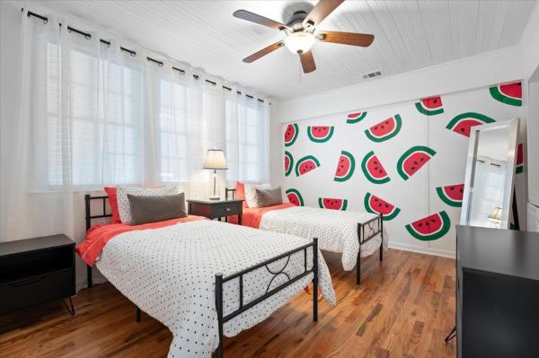 Summertime Home For 8, Fast Ev Chargerpets Fenced Yard - Richmond Hill, GA