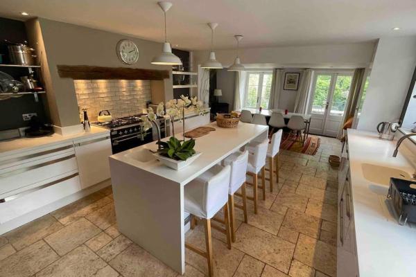 Large 4 Bed House In Malmesbury, Great For Big Families - Castle Combe