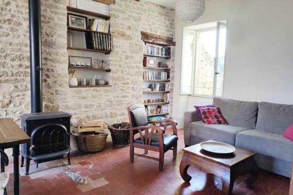 Les Hirondelles Et La Glycine - Avallon