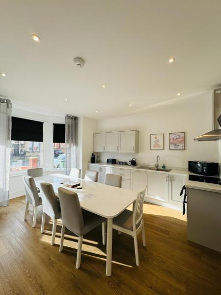 Pearl House - Delightful 3-4 Bedroom Coastal Getaway - Great Yarmouth