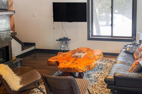 Stylish & Modern Cabin Near Creek & Town With Fireplace & Shared Grill Area - Cle Elum, WA